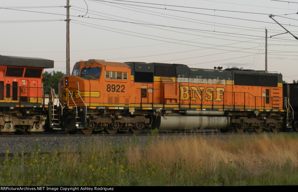 BNSF 8922